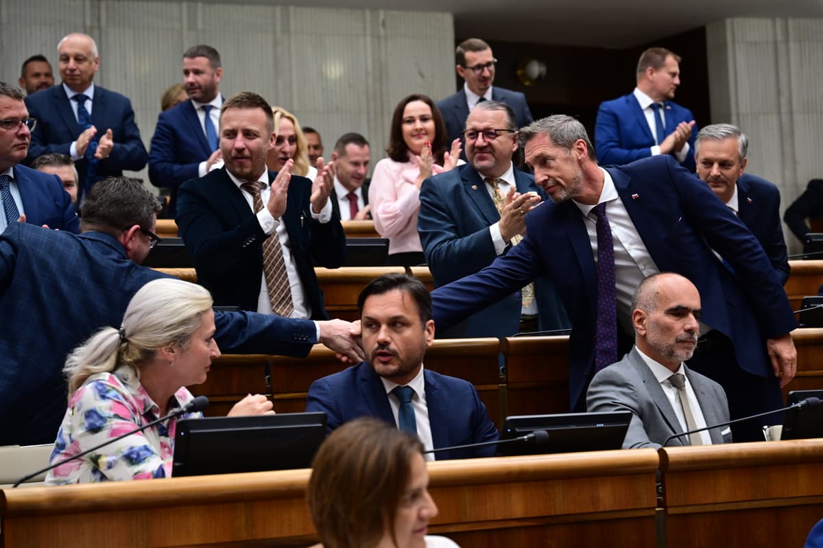 Bláznivá idea kontra demokracia. Kto zvíťazí? | Marker.sk